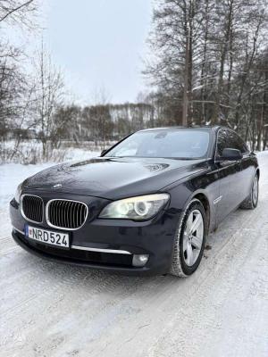 Black BMW 740 2011 in Vilnius, with an engine capacity of 2.99 L and mileage of 435 thousand km for 8000 €, photo 2 on AUTOMOTO.COM.LV