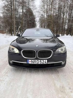 Black BMW 740 2011 in Vilnius, with an engine capacity of 2.99 L and mileage of 435 thousand km for 8000 €, photo 3 on AUTOMOTO.COM.LV