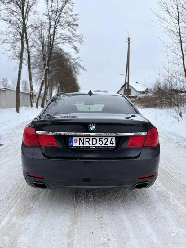 Melns BMW 740 2011 Viļņa, ar dzinēja tilpumu 2.99 L un nobraukumu 435 tūkst. km par 8000 €, foto 4 vietnē AUTOMOTO.COM.LV
