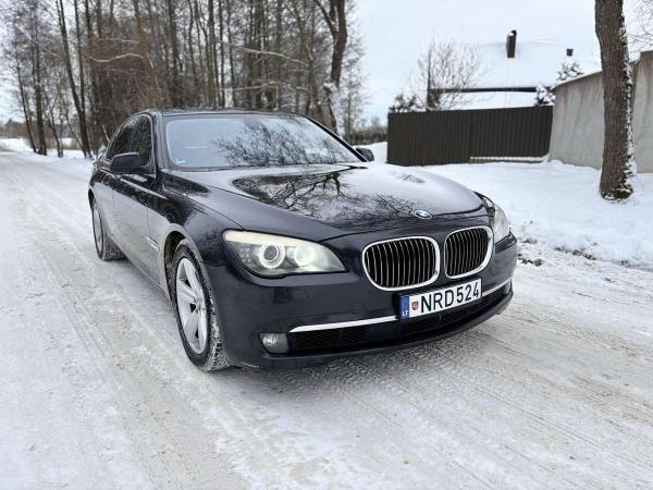 Melns BMW 740 2011 Viļņa, ar dzinēja tilpumu 2.99 L un nobraukumu 435 tūkst. km par 8000 €, foto 9 vietnē AUTOMOTO.COM.LV