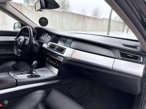 Black BMW 740 2011 in Vilnius, with an engine capacity of 2.99 L and mileage of 435 thousand km for 8000 €, photo 17 on AUTOMOTO.COM.LV