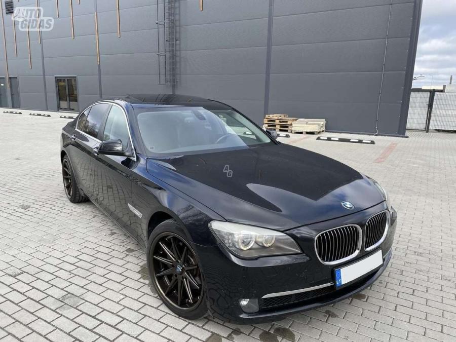 Melns BMW 740 2011 Mažeikiai, ar dzinēja tilpumu 3.00 L un nobraukumu 140 tūkst. km par 8900 €, foto 1 vietnē AUTOMOTO.COM.LV