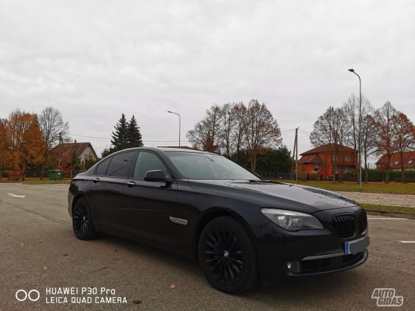 Black BMW 740 2011 in Vilnius, with an engine capacity of 3.00 L and mileage of 418 thousand km for 11000 €, photo 3 on AUTOMOTO.COM.LV