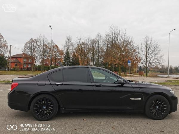 Black BMW 740 2011 in Vilnius, with an engine capacity of 3.00 L and mileage of 418 thousand km for 11000 €, photo 5 on AUTOMOTO.COM.LV