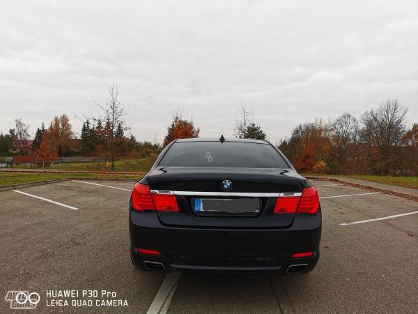 Black BMW 740 2011 in Vilnius, with an engine capacity of 3.00 L and mileage of 418 thousand km for 11000 €, photo 7 on AUTOMOTO.COM.LV