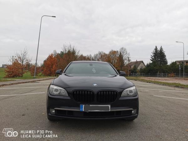 Black BMW 740 2011 in Vilnius, with an engine capacity of 3.00 L and mileage of 418 thousand km for 11000 €, photo 8 on AUTOMOTO.COM.LV