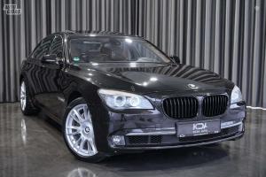 Black BMW 740 2011 in Marijampole, with an engine capacity of 3.00 L and mileage of 219 thousand km for 13850 €, photo 2 on AUTOMOTO.COM.LV