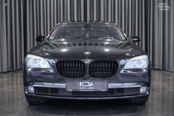 Melns BMW 740 2011 Marijampole, ar dzinēja tilpumu 3.00 L un nobraukumu 219 tūkst. km par 13850 €, foto 3 vietnē AUTOMOTO.COM.LV