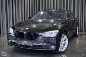 Black BMW 740 2011 in Marijampole, with an engine capacity of 3.00 L and mileage of 219 thousand km for 13850 €, photo 4 on AUTOMOTO.COM.LV