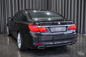 Black BMW 740 2011 in Marijampole, with an engine capacity of 3.00 L and mileage of 219 thousand km for 13850 €, photo 9 on AUTOMOTO.COM.LV