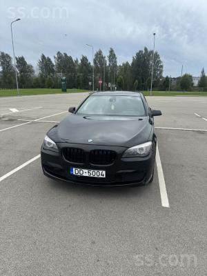 Melns BMW 740 2011 Talsi, ar dzinēja tilpumu 3.00 L un nobraukumu 260 tūkst. km par 15000 €, foto 3 vietnē AUTOMOTO.COM.LV