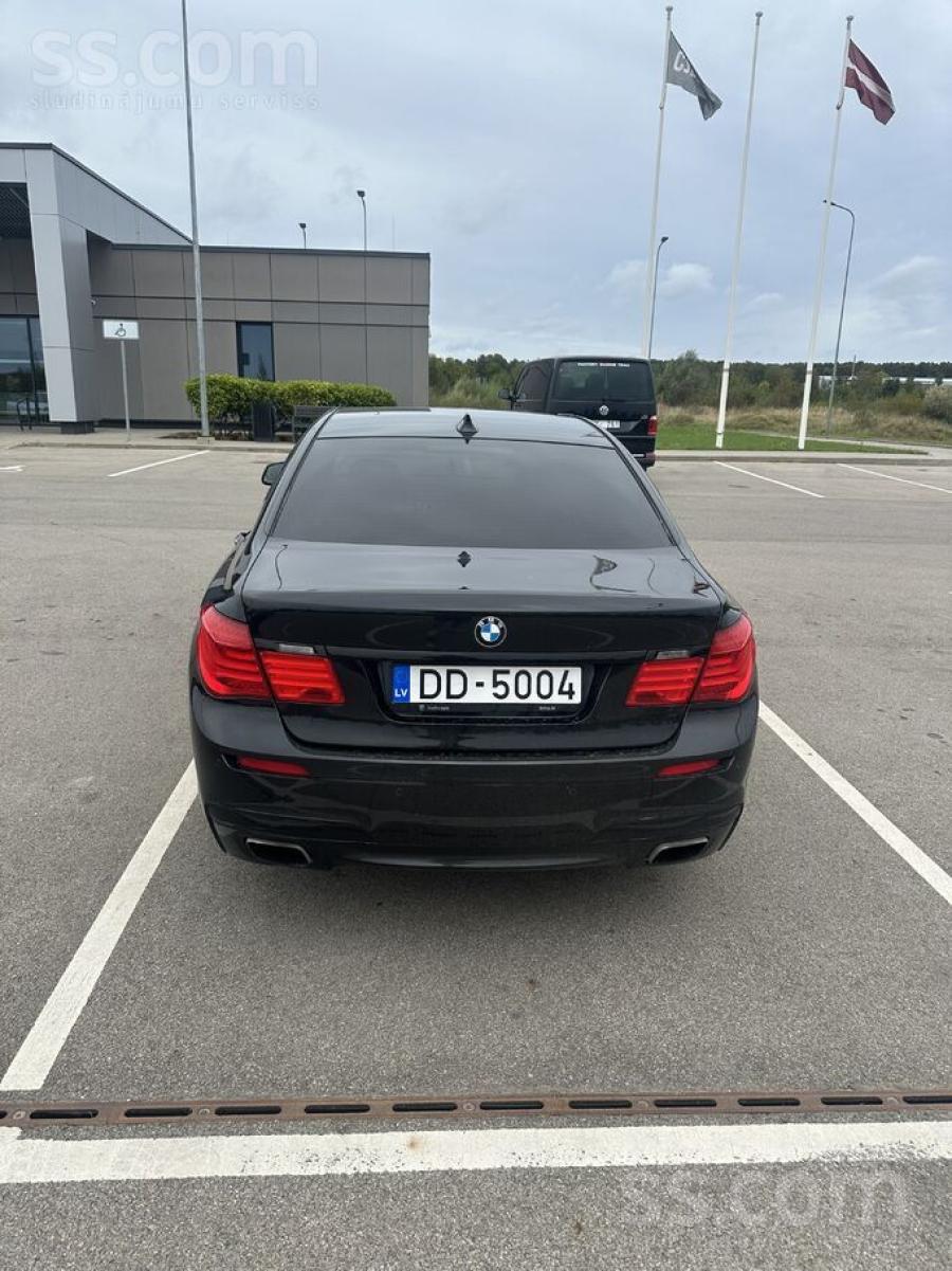 Melns BMW 740 2011 Talsi, ar dzinēja tilpumu 3.00 L un nobraukumu 260 tūkst. km par 15000 €, foto 4 vietnē AUTOMOTO.COM.LV