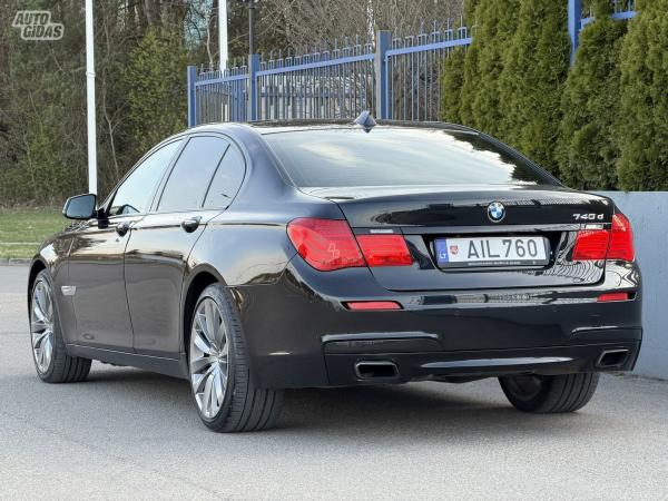 Melns BMW 740 2011 Viļņa, ar dzinēja tilpumu 3.00 L un nobraukumu 260 tūkst. km par 16000 €, foto 2 vietnē AUTOMOTO.COM.LV