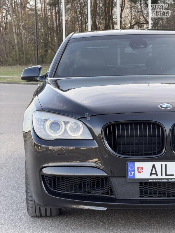 Melns BMW 740 2011 Viļņa, ar dzinēja tilpumu 3.00 L un nobraukumu 260 tūkst. km par 16000 €, foto 10 vietnē AUTOMOTO.COM.LV