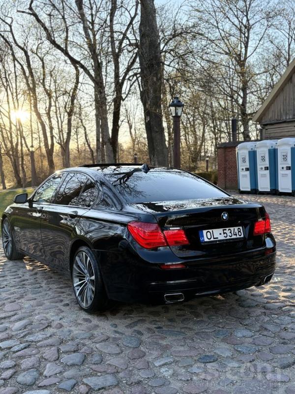 Black BMW 740 2011 in Kuldiga, with an engine capacity of 3.00 L and mileage of 0 thousand km for 9990 €, photo 5 on AUTOMOTO.COM.LV