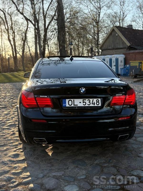 Black BMW 740 2011 in Kuldiga, with an engine capacity of 3.00 L and mileage of 0 thousand km for 9990 €, photo 7 on AUTOMOTO.COM.LV
