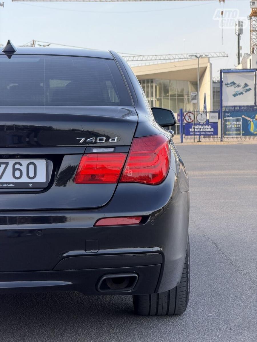 Melns BMW 740 2011 Viļņa, ar dzinēja tilpumu 3.00 L un nobraukumu 260 tūkst. km par 15000 €, foto 5 vietnē AUTOMOTO.COM.LV