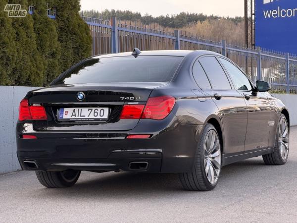 Black BMW 740 2011 in Vilnius, with an engine capacity of 3.00 L and mileage of 260 thousand km for 15000 €, photo 5 on AUTOMOTO.COM.LV