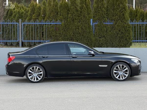 Black BMW 740 2011 in Vilnius, with an engine capacity of 3.00 L and mileage of 260 thousand km for 15000 €, photo 6 on AUTOMOTO.COM.LV