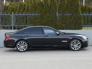 Melns BMW 740 2011 Viļņa, ar dzinēja tilpumu 3.00 L un nobraukumu 260 tūkst. km par 15000 €, foto 7 vietnē AUTOMOTO.COM.LV