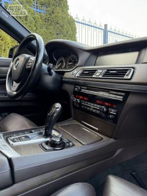 Melns BMW 740 2011 Viļņa, ar dzinēja tilpumu 3.00 L un nobraukumu 260 tūkst. km par 15000 €, foto 16 vietnē AUTOMOTO.COM.LV