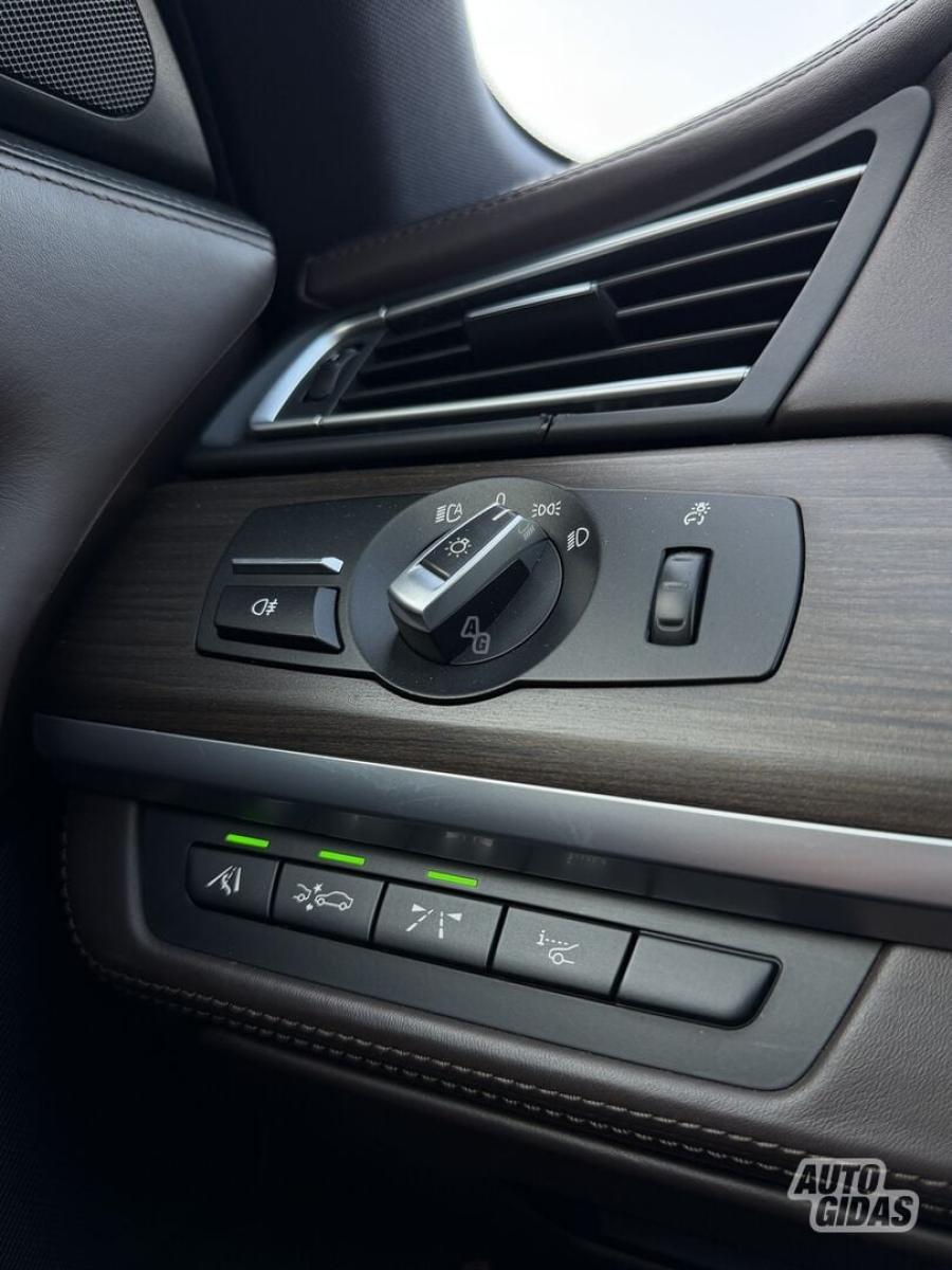 Melns BMW 740 2011 Viļņa, ar dzinēja tilpumu 3.00 L un nobraukumu 260 tūkst. km par 15000 €, foto 17 vietnē AUTOMOTO.COM.LV
