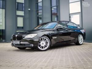 Black BMW 740 2011 in Marijampole, with an engine capacity of 3.00 L and mileage of 219 thousand km for 13950 €, photo 3 on AUTOMOTO.COM.LV
