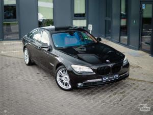 Black BMW 740 2011 in Marijampole, with an engine capacity of 3.00 L and mileage of 219 thousand km for 13950 €, photo 4 on AUTOMOTO.COM.LV