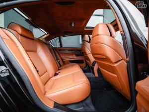 Black BMW 740 2011 in Marijampole, with an engine capacity of 3.00 L and mileage of 219 thousand km for 13950 €, photo 34 on AUTOMOTO.COM.LV