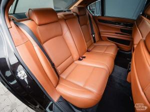 Black BMW 740 2011 in Marijampole, with an engine capacity of 3.00 L and mileage of 219 thousand km for 13950 €, photo 35 on AUTOMOTO.COM.LV
