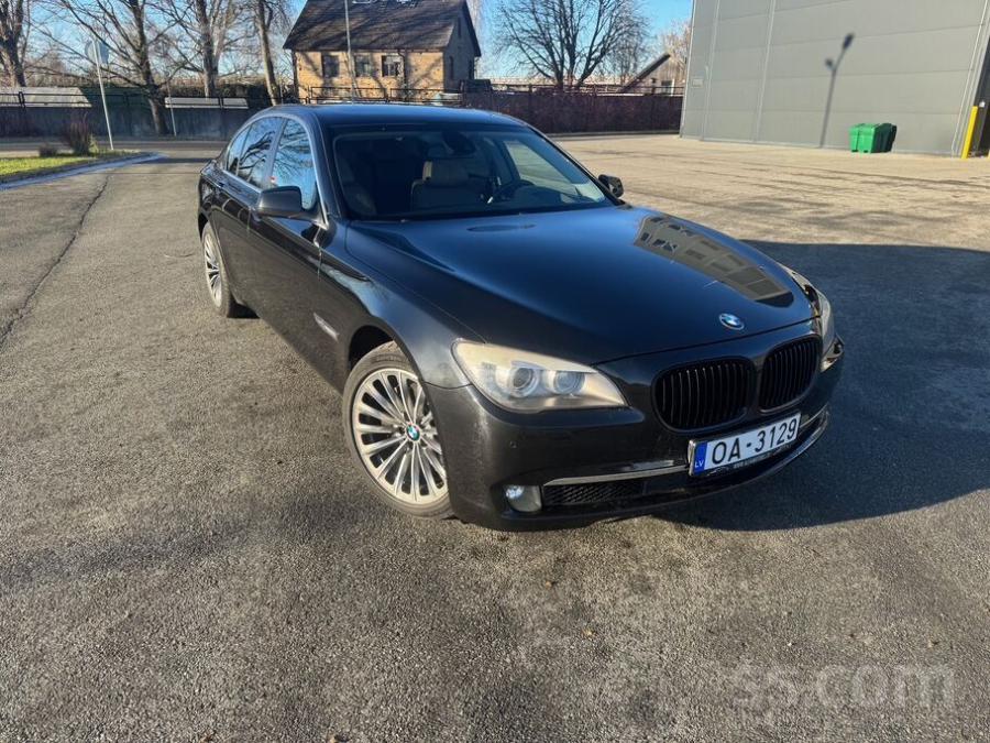Melns BMW 740 2011 Rīga, ar dzinēja tilpumu 3.00 L un nobraukumu 169 tūkst. km par 15990 €, foto 1 vietnē AUTOMOTO.COM.LV
