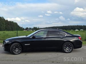 Черный БМВ 740 2011 в Рига, объемом двигателя 3.00 л и пробегом 130 тыс. км за 15900 €, фото 4 на AUTOMOTO.COM.LV