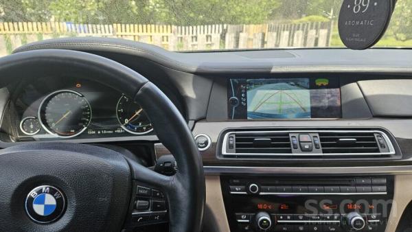 Black BMW 740 2011 in Talsi, with an engine capacity of 3.00 L and mileage of 256 thousand km for 4990 €, photo 8 on AUTOMOTO.COM.LV