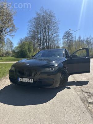 Melns BMW 740 2011 Rēzekne, ar dzinēja tilpumu 3.00 L un nobraukumu 360 tūkst. km par 12000 €, foto  vietnē AUTOMOTO.COM.LV