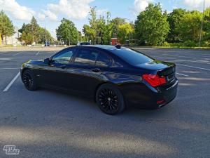 Melns BMW 740 2011 Viļņa, ar dzinēja tilpumu 3.00 L un nobraukumu 426 tūkst. km par 9900 €, foto 4 vietnē AUTOMOTO.COM.LV