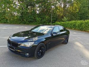 Melns BMW 740 2011 Viļņa, ar dzinēja tilpumu 3.00 L un nobraukumu 426 tūkst. km par 9900 €, foto 5 vietnē AUTOMOTO.COM.LV