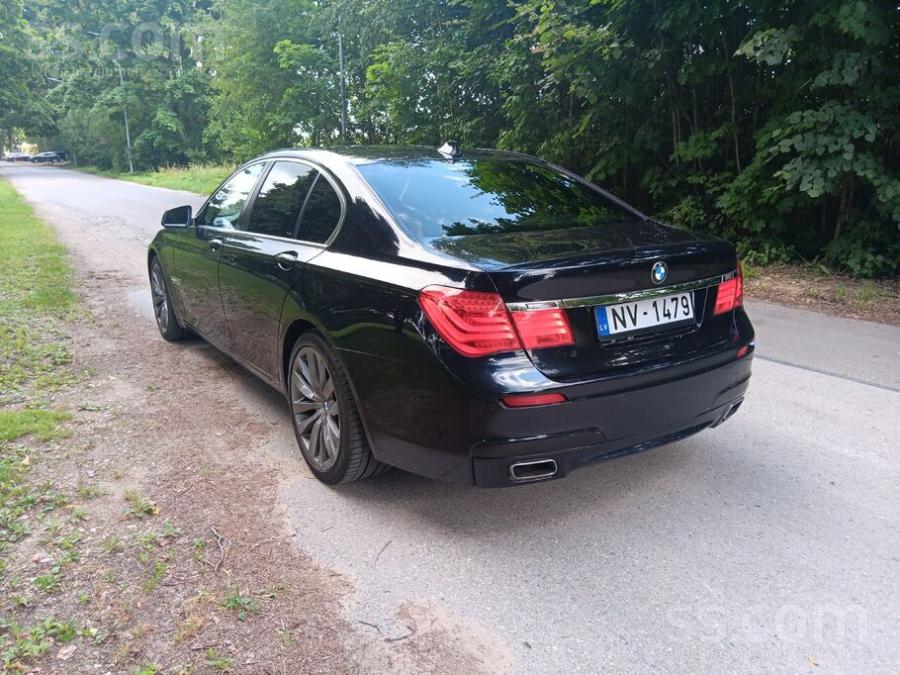 Melns BMW 740 2011 Ogre, ar dzinēja tilpumu 3.00 L un nobraukumu 262 tūkst. km par 12000 €, foto 4 vietnē AUTOMOTO.COM.LV