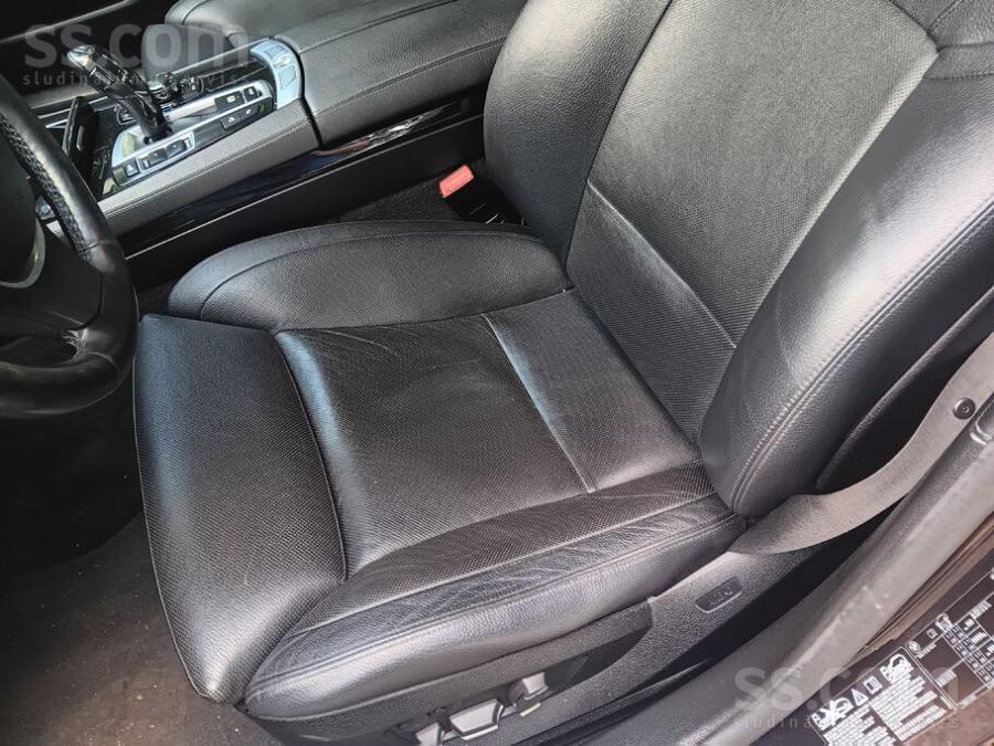 Melns BMW 740 2011 Ogre, ar dzinēja tilpumu 3.00 L un nobraukumu 262 tūkst. km par 12000 €, foto 13 vietnē AUTOMOTO.COM.LV