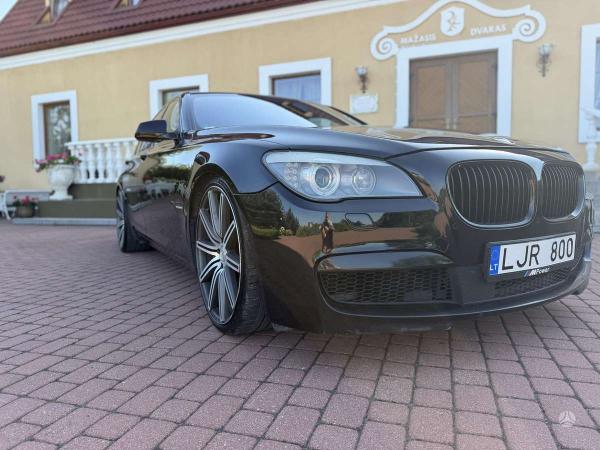 Black BMW 740 2011 in Kelme, with an engine capacity of 2.99 L and mileage of 352 thousand km for 11000 €, photo 3 on AUTOMOTO.COM.LV