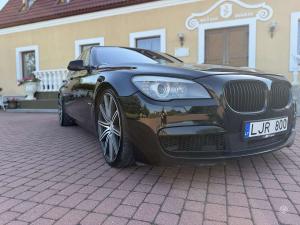 Black BMW 740 2011 in Kelme, with an engine capacity of 2.99 L and mileage of 352 thousand km for 11000 €, photo 4 on AUTOMOTO.COM.LV