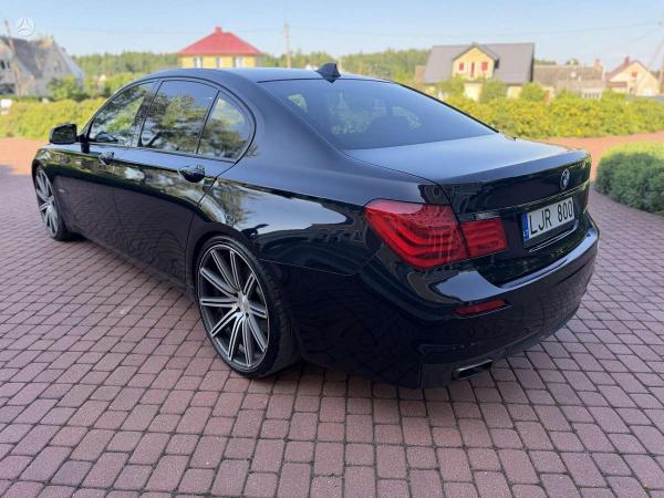 Melns BMW 740 2011 Kelmė, ar dzinēja tilpumu 2.99 L un nobraukumu 352 tūkst. km par 11000 €, foto 7 vietnē AUTOMOTO.COM.LV