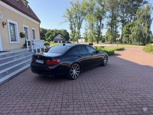 Black BMW 740 2011 in Kelme, with an engine capacity of 2.99 L and mileage of 352 thousand km for 11000 €, photo 9 on AUTOMOTO.COM.LV