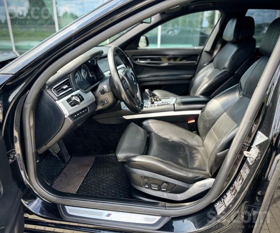 Melns BMW 740 2011 Rēzekne, ar dzinēja tilpumu 3.00 L un nobraukumu 361 tūkst. km par 9990 €, foto 12 vietnē AUTOMOTO.COM.LV