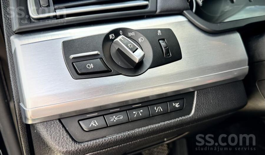 Melns BMW 740 2011 Rēzekne, ar dzinēja tilpumu 3.00 L un nobraukumu 361 tūkst. km par 9990 €, foto 17 vietnē AUTOMOTO.COM.LV