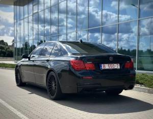 Black BMW 740 2011 in Rezekne, with an engine capacity of 3.00 L and mileage of 361 thousand km for 9990 €, photo 6 on AUTOMOTO.COM.LV