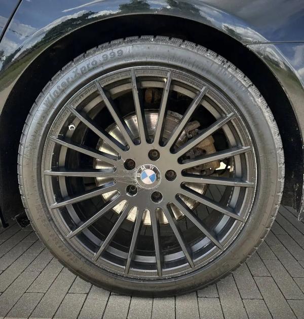 Black BMW 740 2011 in Rezekne, with an engine capacity of 3.00 L and mileage of 361 thousand km for 9990 €, photo 7 on AUTOMOTO.COM.LV