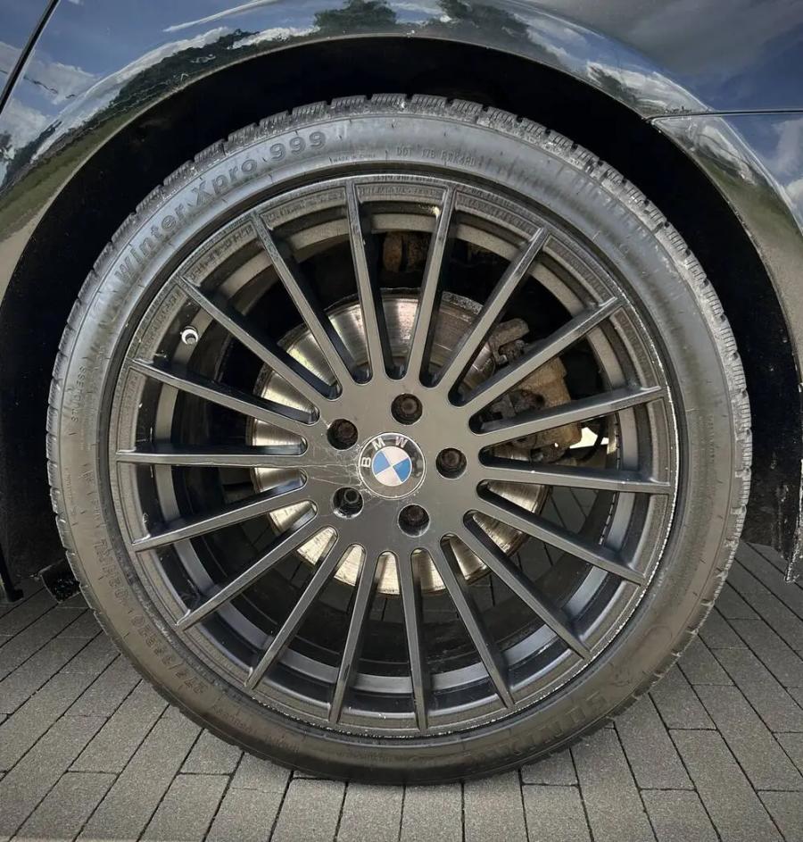 Black BMW 740 2011 in Rezekne, with an engine capacity of 3.00 L and mileage of 361 thousand km for 9990 €, photo 8 on AUTOMOTO.COM.LV