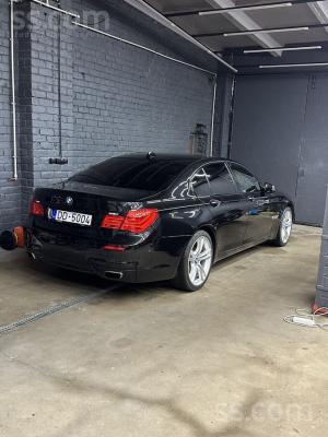Black BMW 740 2011 in Talsi, with an engine capacity of 3.00 L and mileage of 268 thousand km for 14000 €, photo  on AUTOMOTO.COM.LV