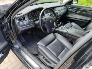 Black BMW 740 2011 in Vilnius, with an engine capacity of 2.98 L and mileage of 144 thousand km for 10000 €, photo 5 on AUTOMOTO.COM.LV