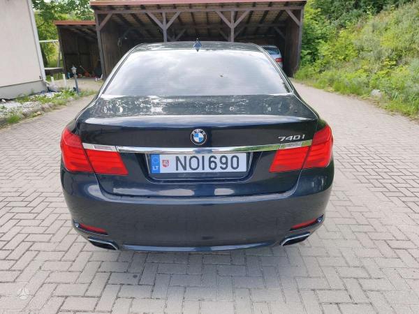 Melns BMW 740 2011 Viļņa, ar dzinēja tilpumu 2.98 L un nobraukumu 144 tūkst. km par 10000 €, foto 6 vietnē AUTOMOTO.COM.LV
